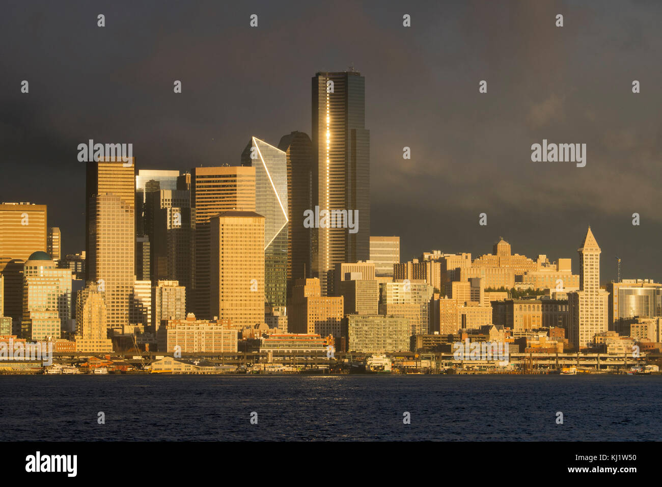 Sunset on downtown Seattle buildings, winter Stock Photo - Alamy