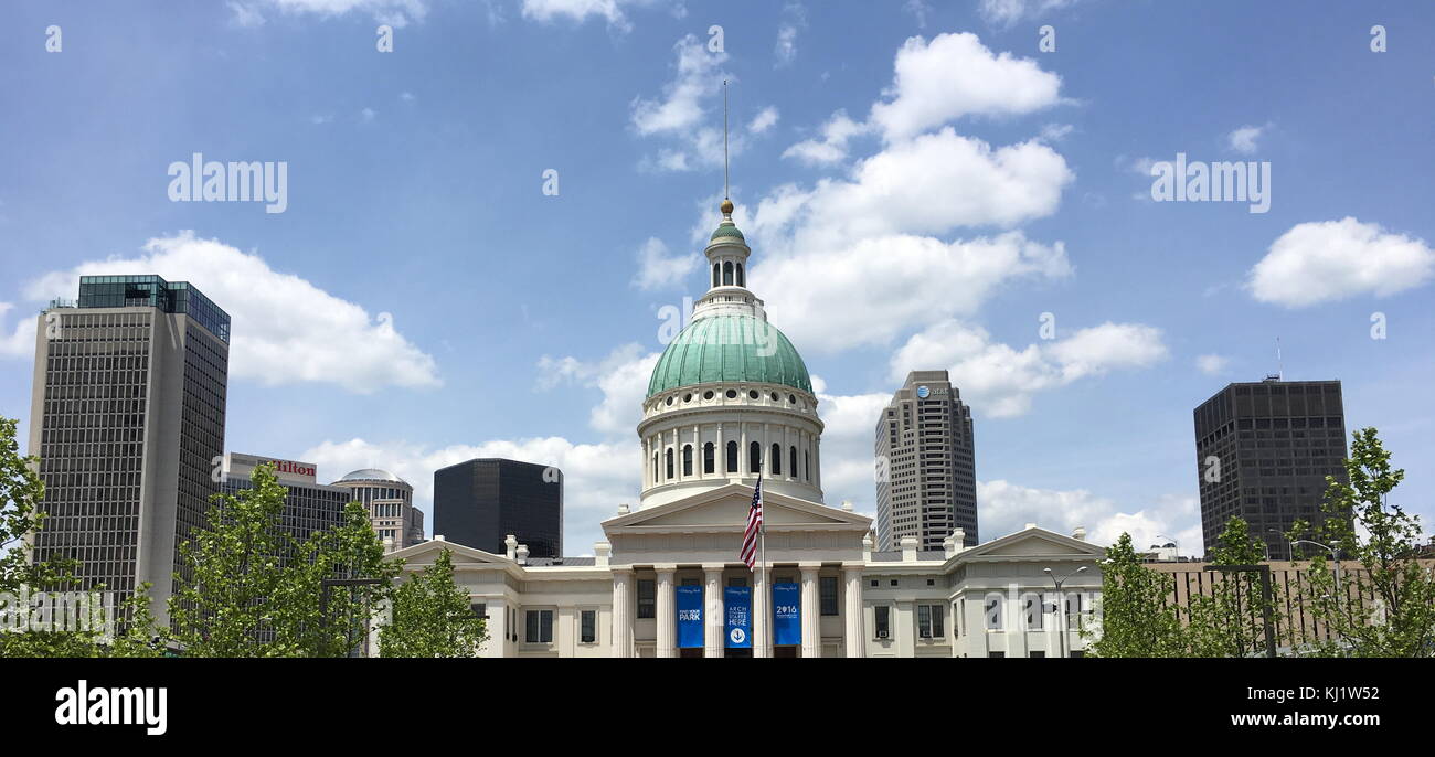 Photograph of the Old Courthouse in St. Louis, Missouri. The Old ...