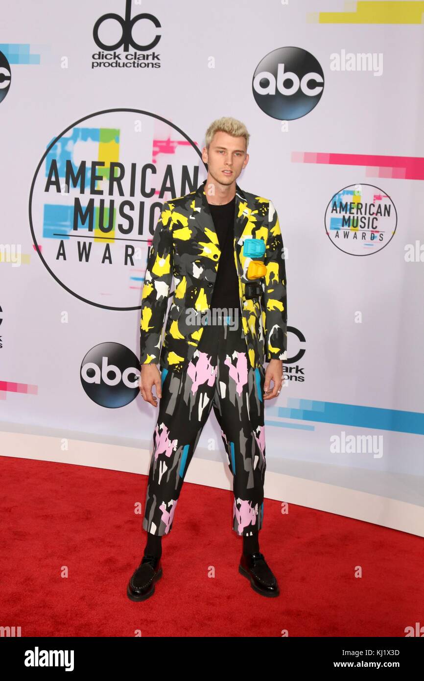 Los Angeles, CA, USA. 19th Nov, 2017. Machine Gun Kelly at arrivals for ...