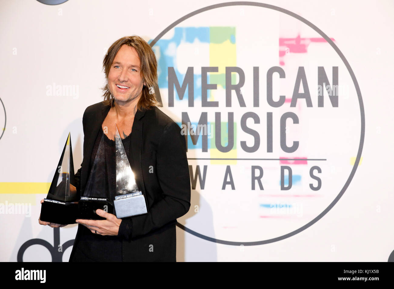 Keith Urban attends the 2017 American Music Awards at Microsoft Theater ...
