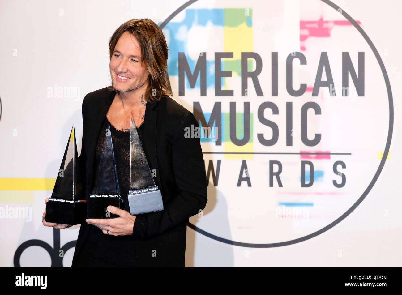 Keith Urban attends the 2017 American Music Awards at Microsoft Theater ...