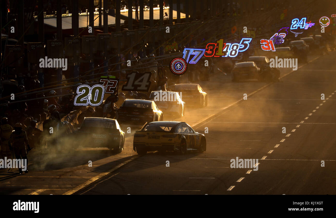 November 19, 2017: Cars pit during the 19th Annual Ford EcoBoost 400 ...