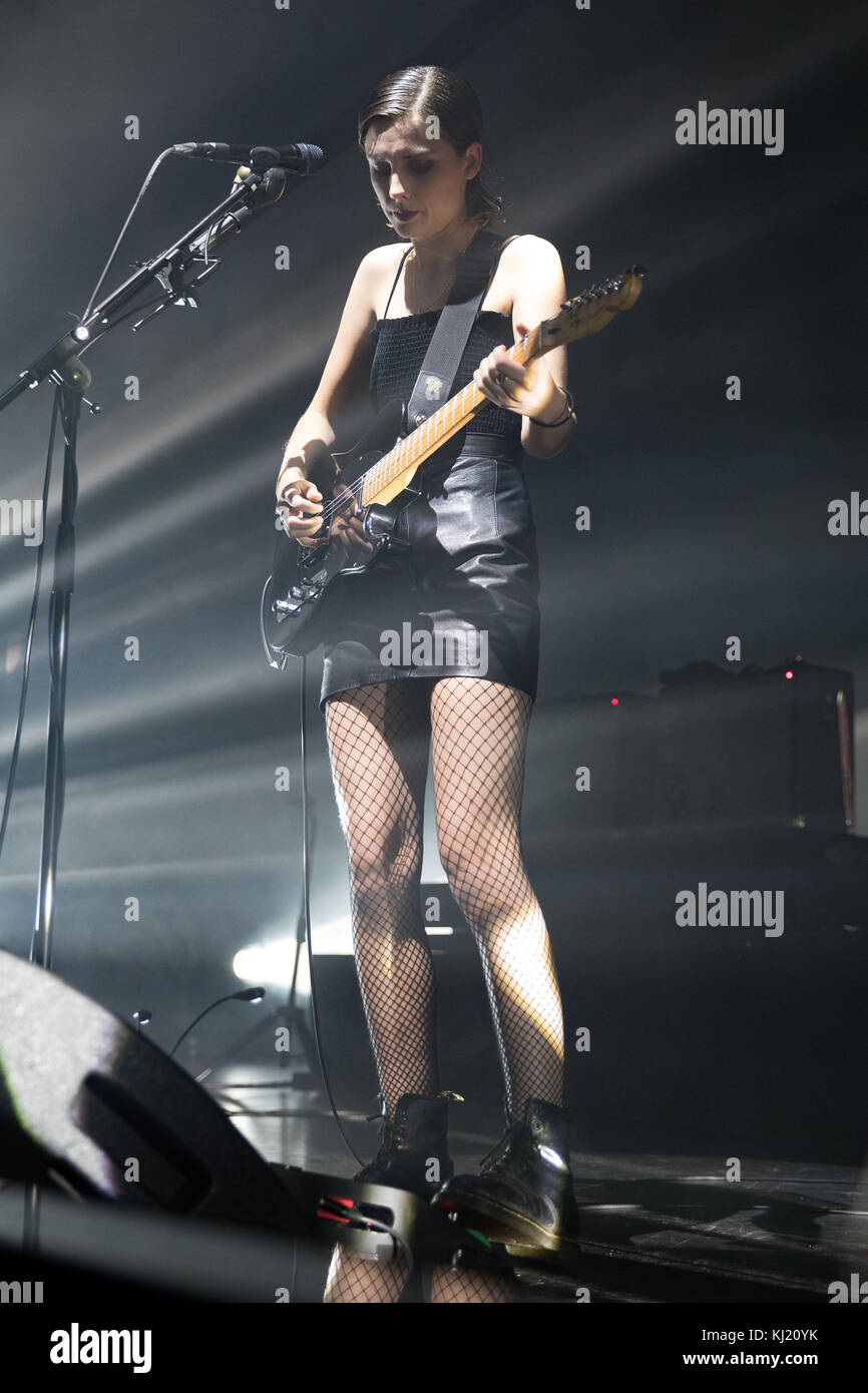 Brighton, UK. 20th Nov, 2017. Ellie Rowsell of Wolf Alice, performing ...