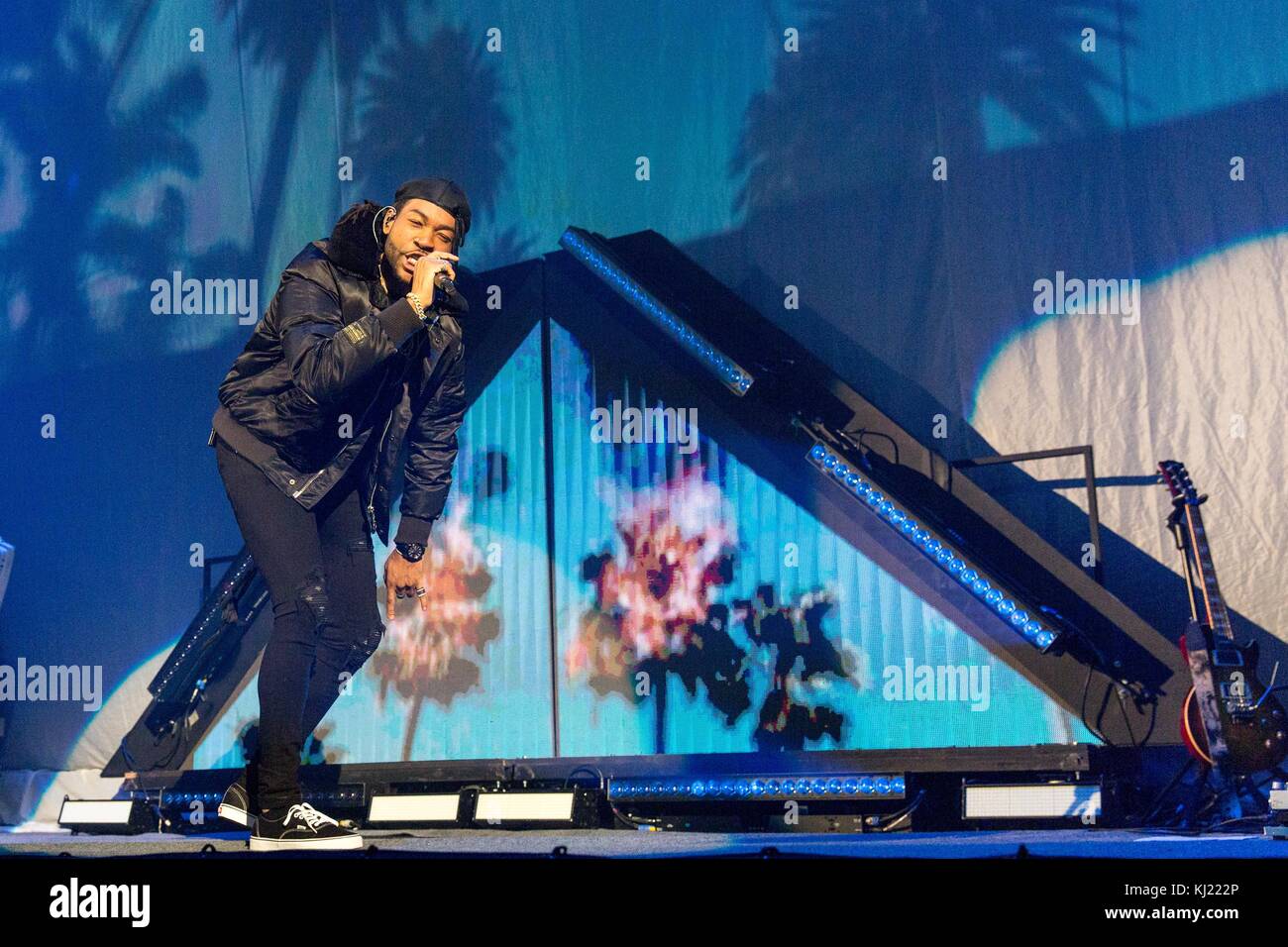 Chicago, Illinois, USA. 19th Nov, 2017. PARTYNEXTDOOR (JAHRON ANTHONY ...