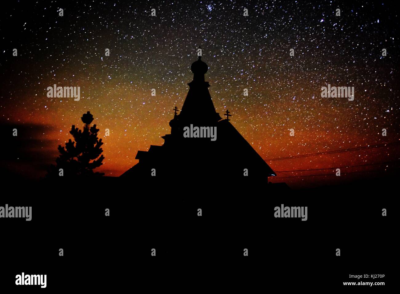 Mohe, China. 21st Nov, 2017. A starry night at Beihong Village in Mohe ...