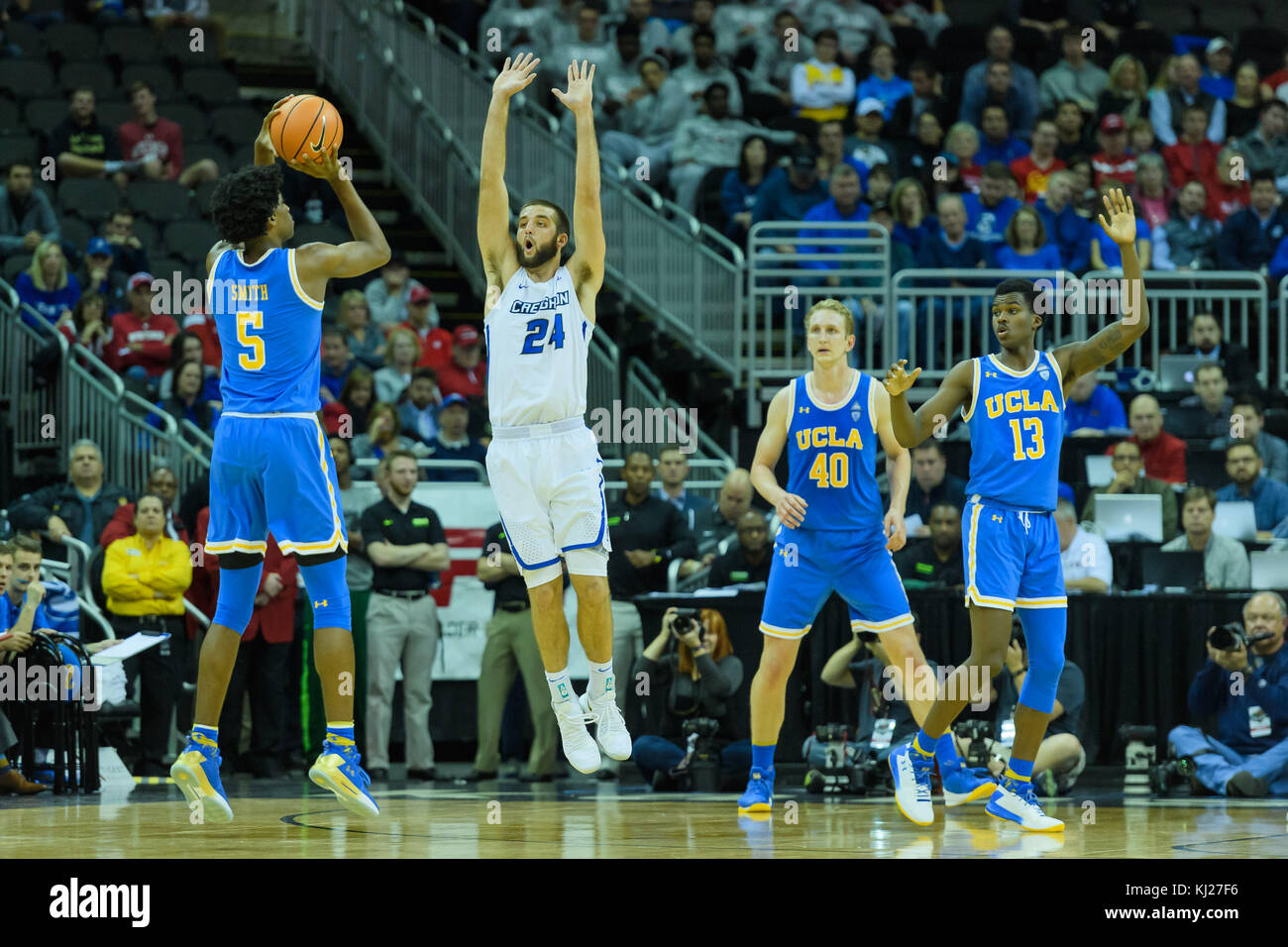 Kansas City, MO. U.S. 20th Nov, 2017. UCLA Bruins guard Chris Smith #5 ...