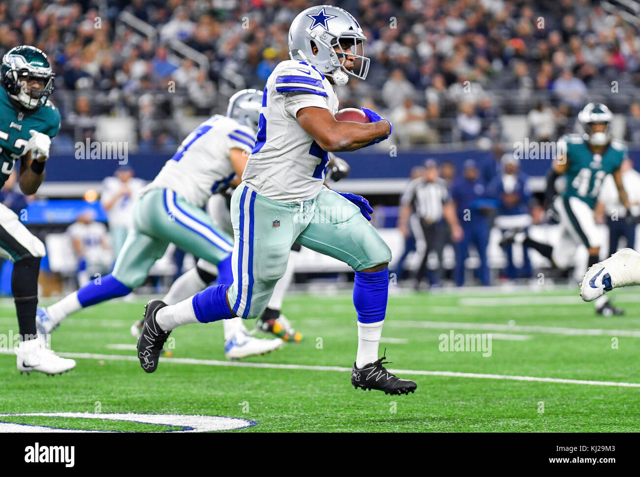 November 19, 2017: Dallas Cowboys running back Alfred Morris #46 ...