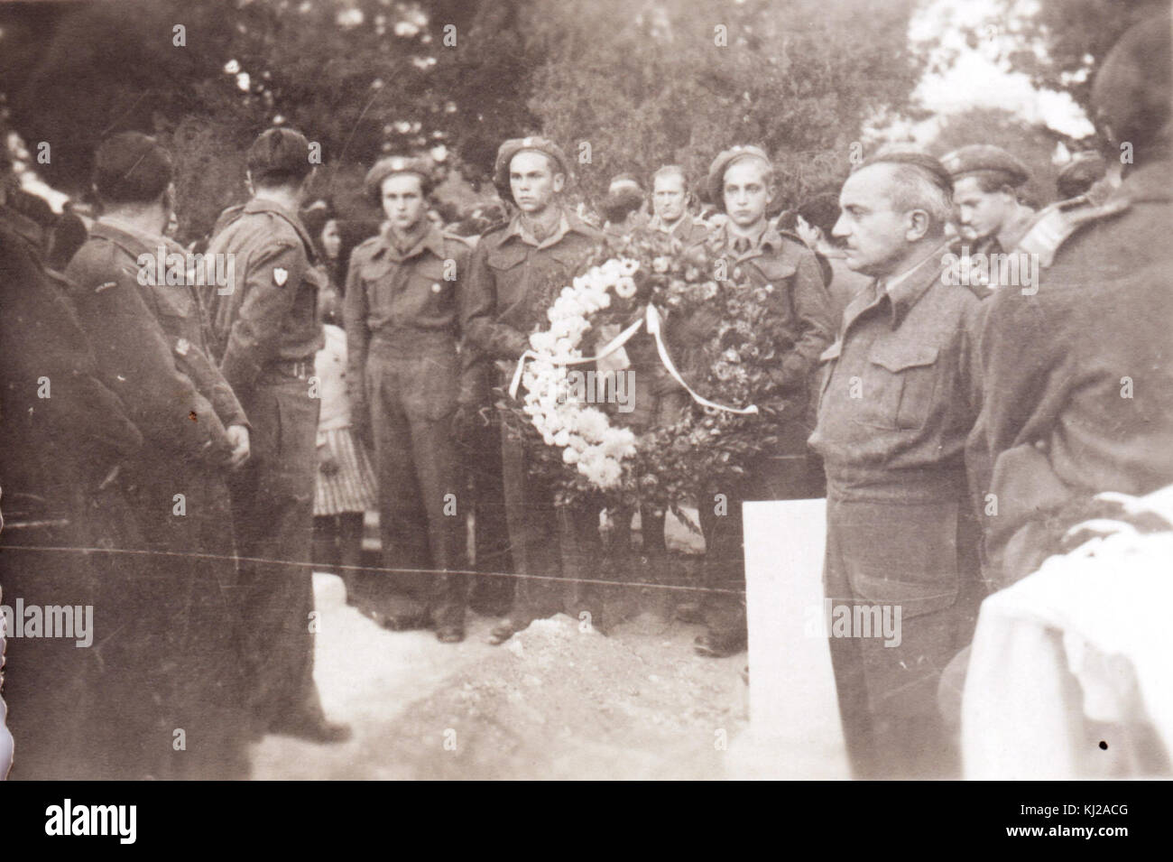 Polish ii corps 1945 hi-res stock photography and images - Alamy