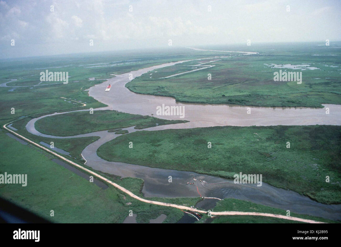 Oil spill damage pollution hi-res stock photography and images - Alamy