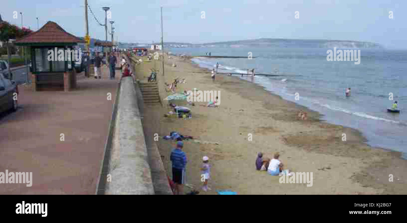 Shanklin beach and esplanade Stock Photo - Alamy