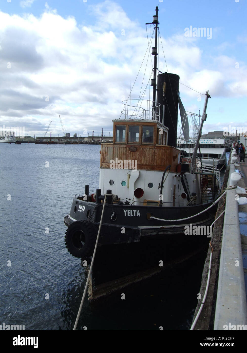 Vessel sea ship tug hi-res stock photography and images - Alamy