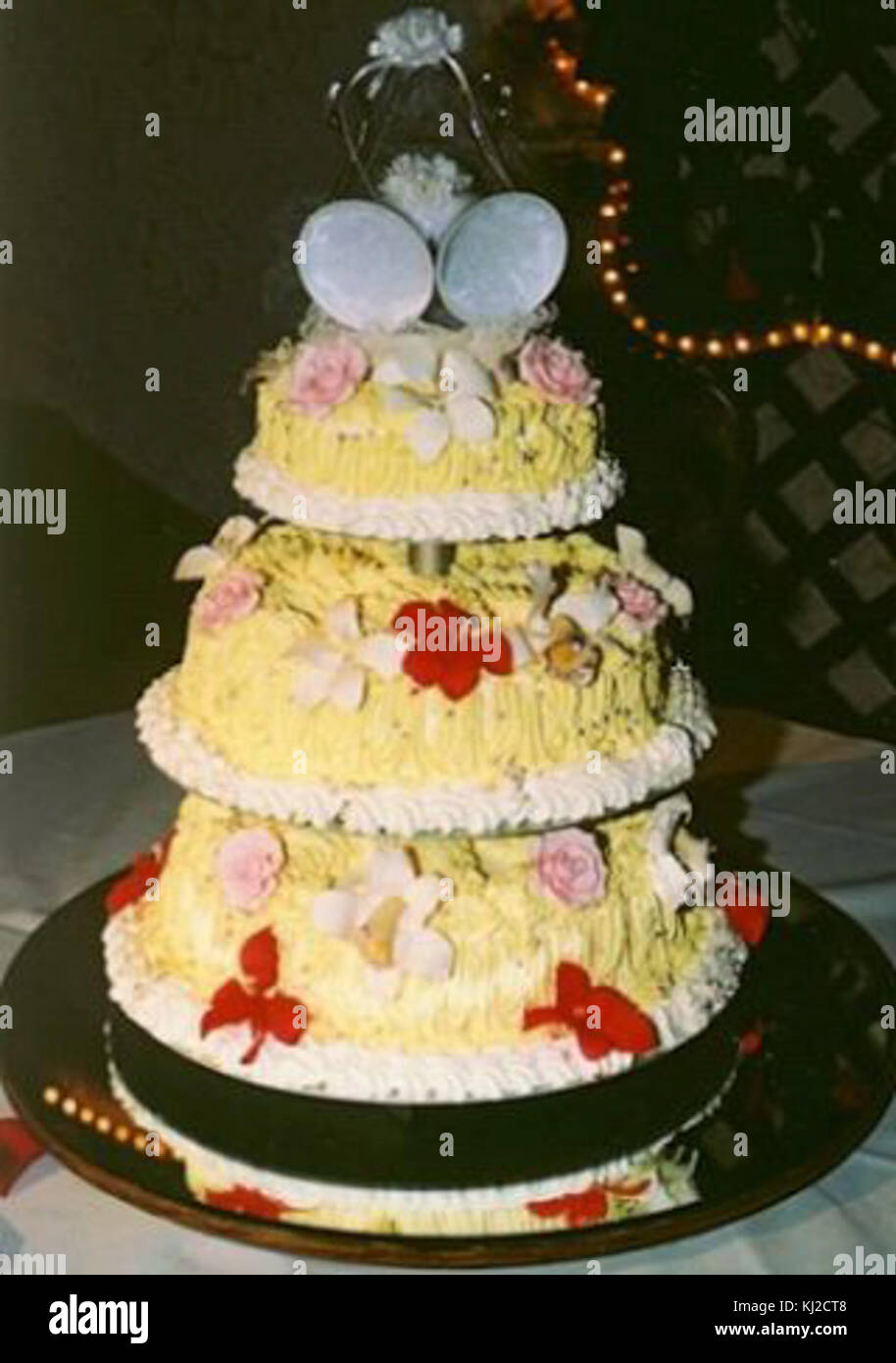 Wedding Cake 2002 Stock Photo - Alamy