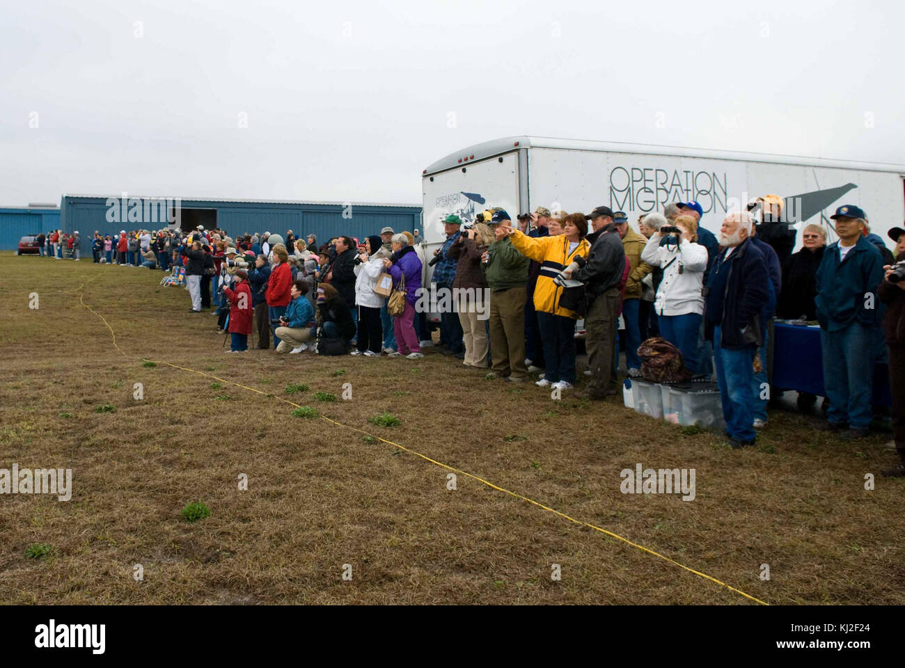People crowd looking at sky Stock Photo - Alamy
