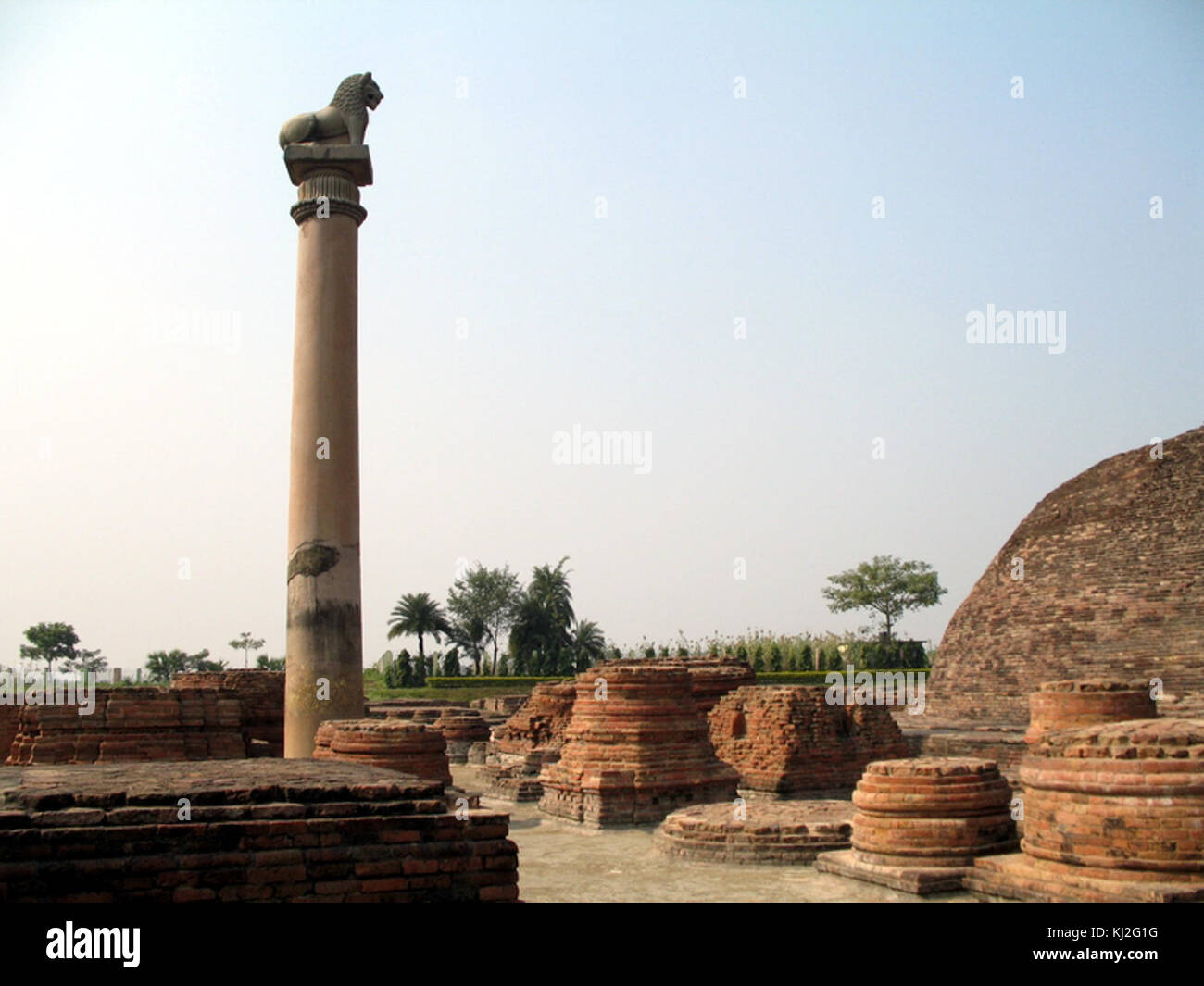 Asokan pillar Vaisali Stock Photo - Alamy