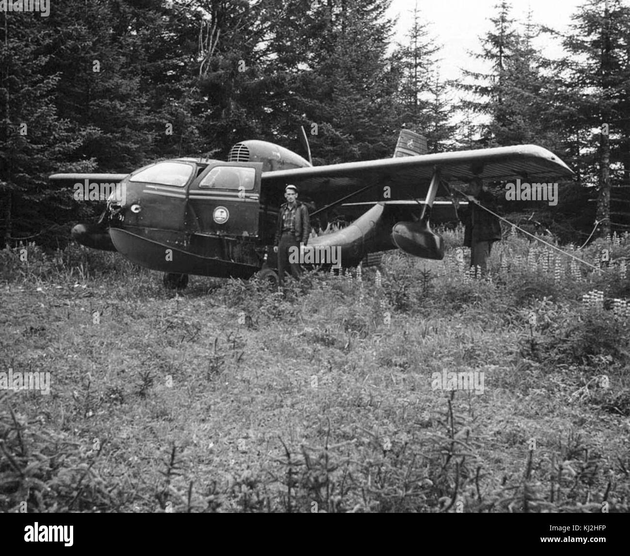 Servicing an airplane Black and White Stock Photos & Images - Alamy