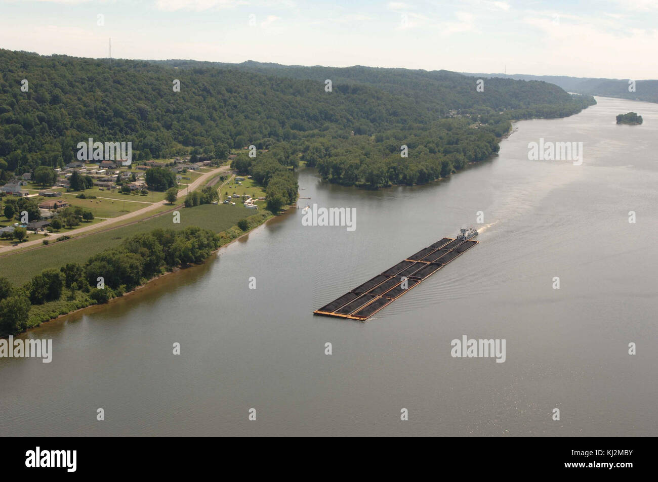 Barge on the ohio river Stock Photo - Alamy