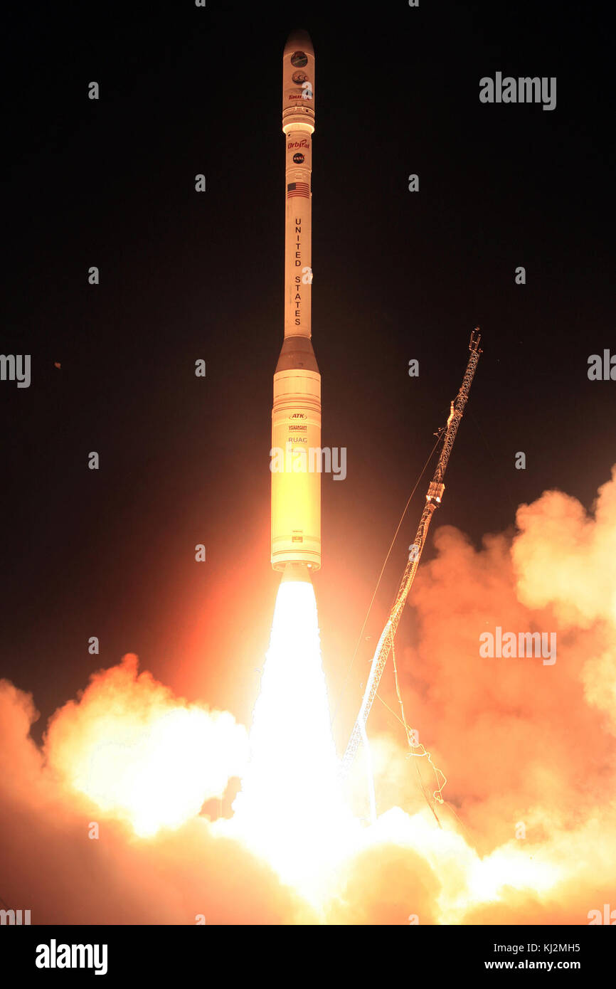 Orbiting Carbon Observatory launch from Vandenberg Stock Photo - Alamy