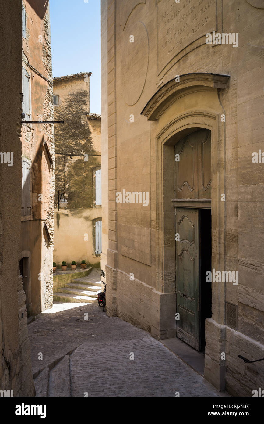 Street of medieval village of Gordes, Provence, France Stock Photo - Alamy