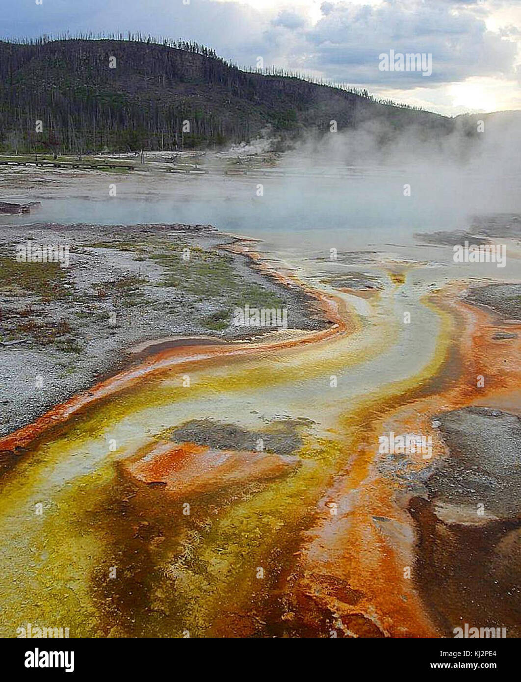 Geyser vapor trails hi-res stock photography and images - Alamy
