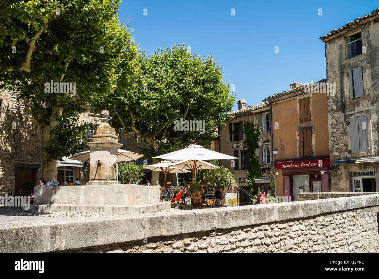 Street of medieval village of Gordes, Provence, France Stock Photo - Alamy