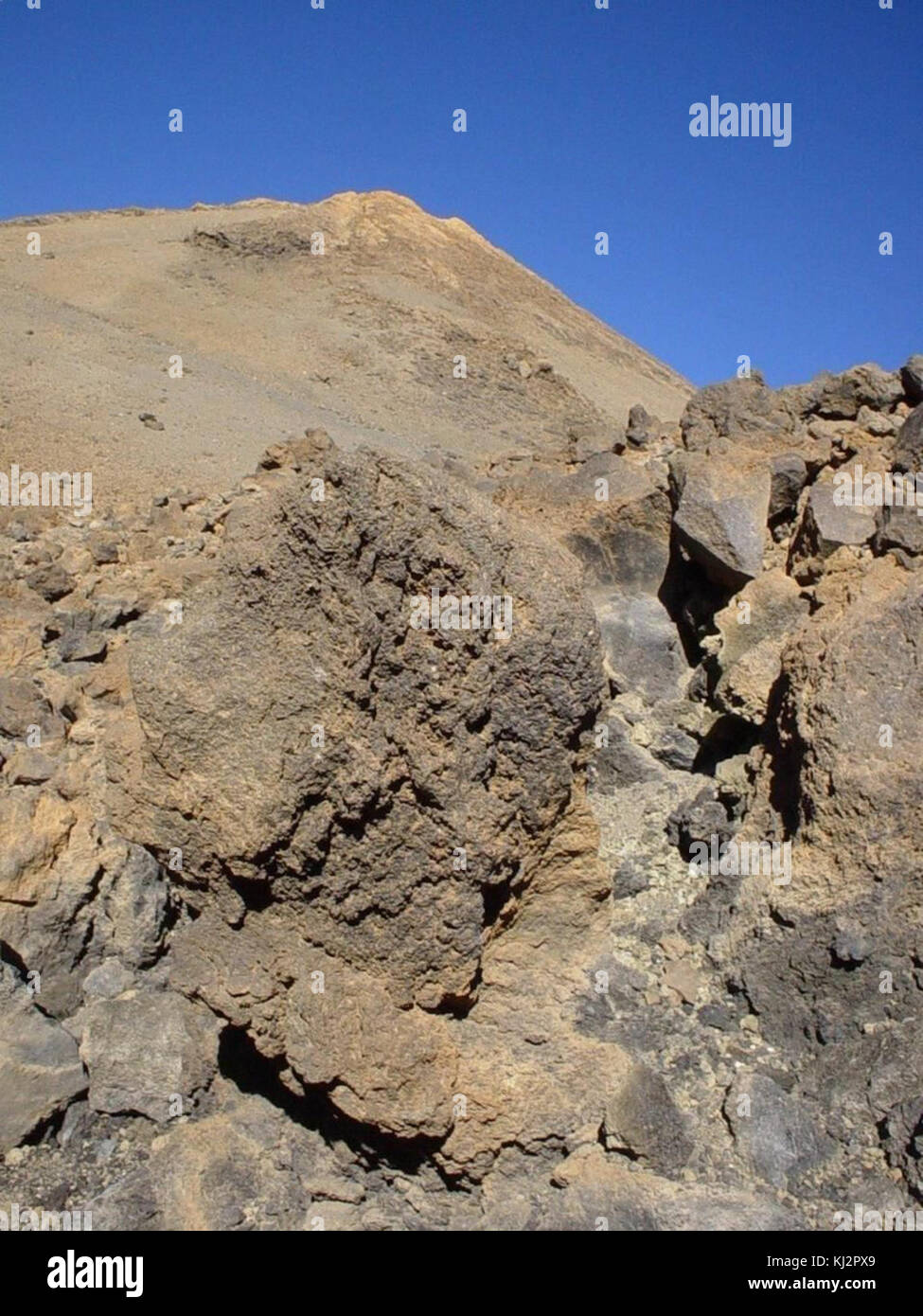 Types of volcanic eruptions hi-res stock photography and images - Alamy