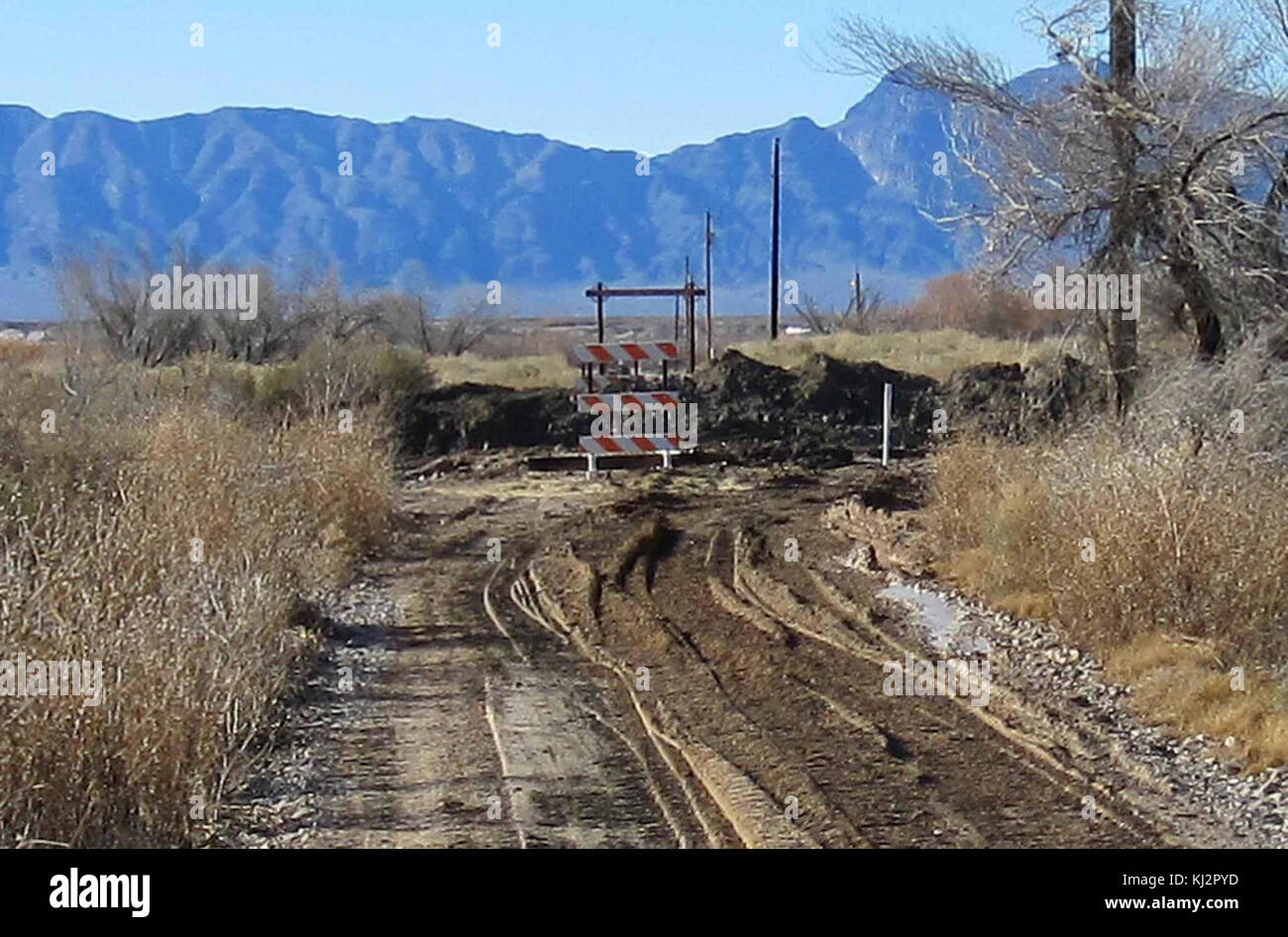 Road blocked to traffic Stock Photo - Alamy