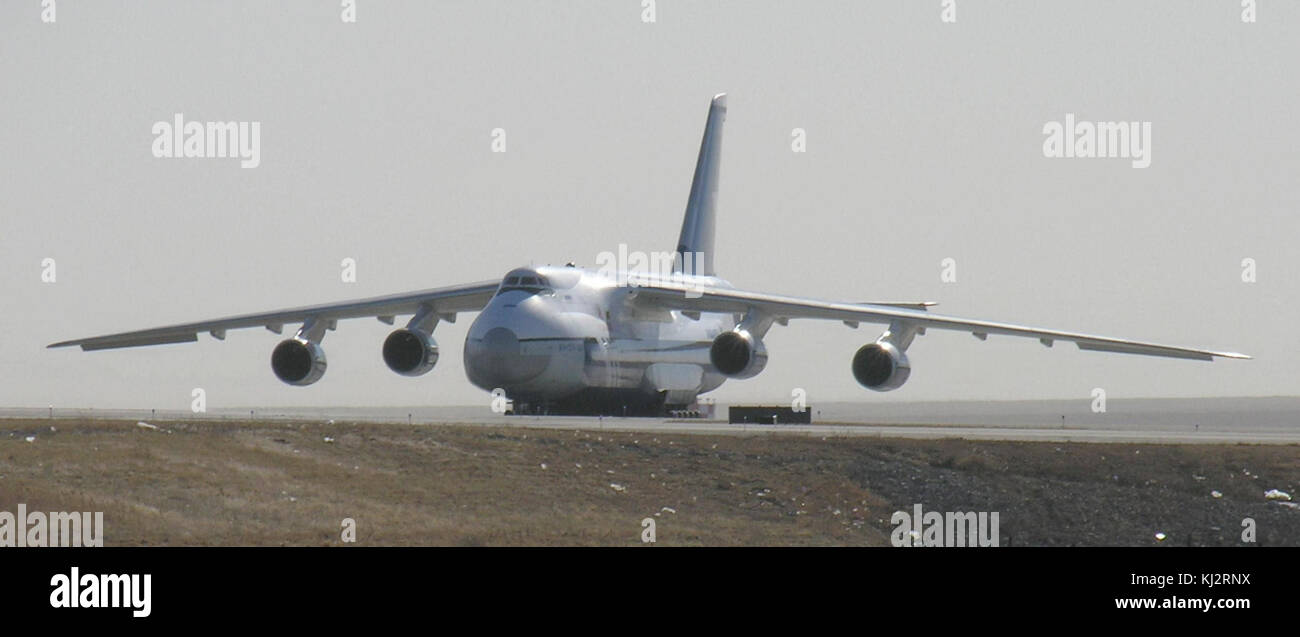 Antonov an 124 cargolifter plane aircraft Stock Photo - Alamy