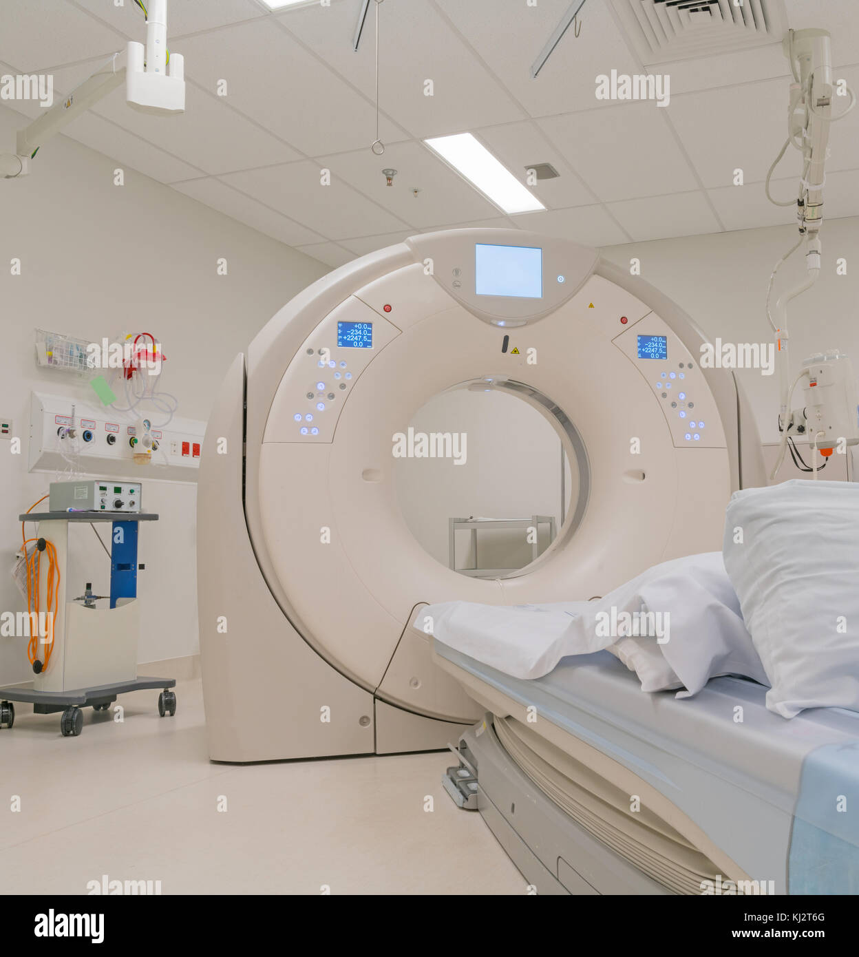 Ct Scan Machine In Hospital High Resolution Stock Photography and ...