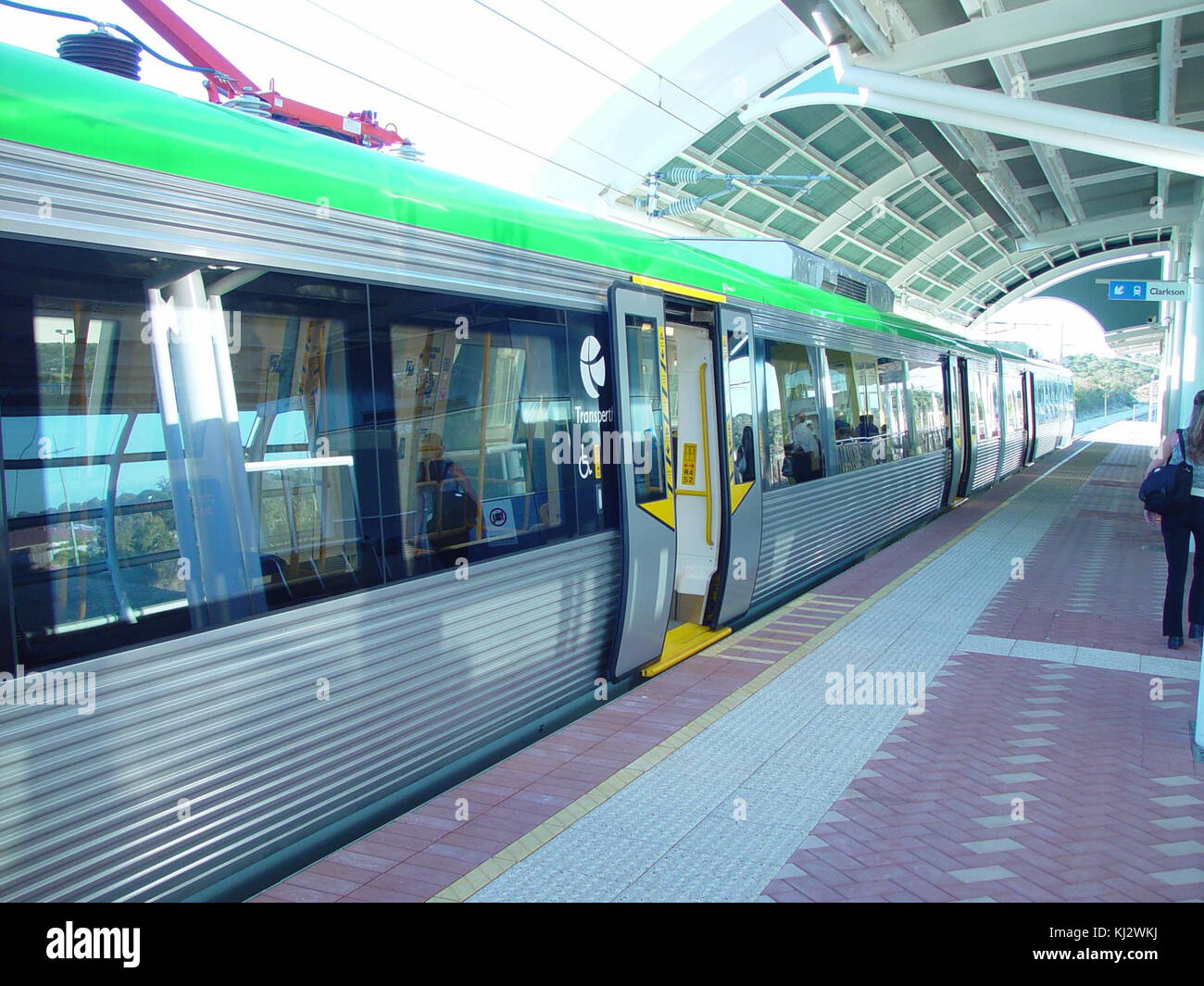 Doors closing train prepares to depart Stock Photo - Alamy