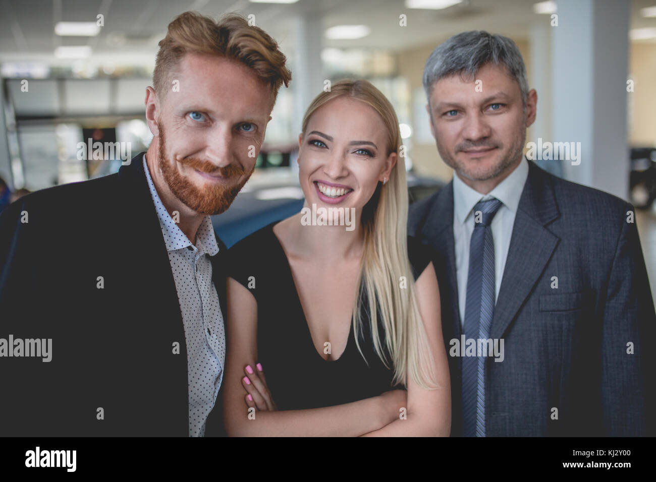 Happy young couple vehicle hi-res stock photography and images - Alamy