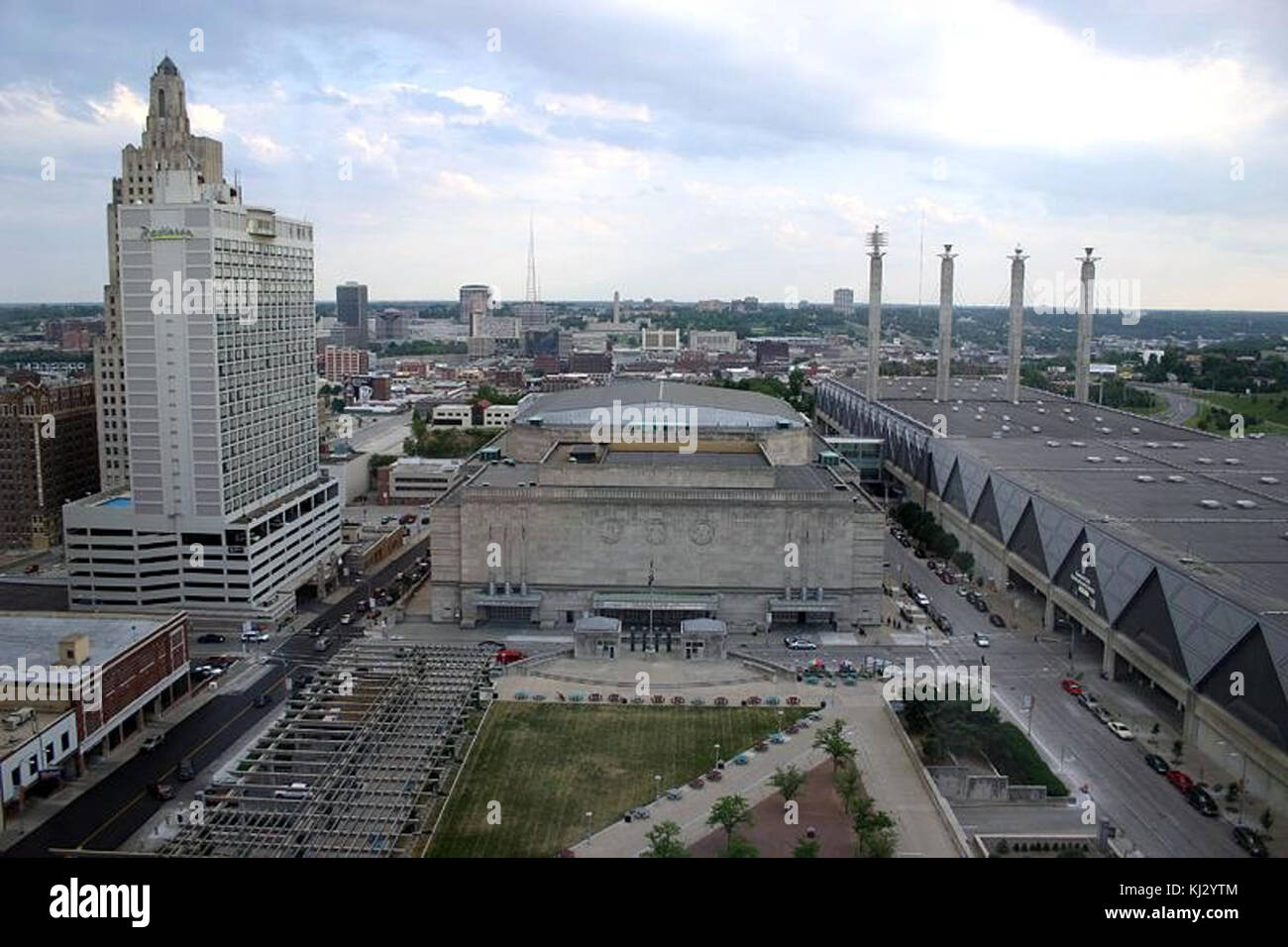 Kcmo auditorium conventioncenter hi-res stock photography and images ...