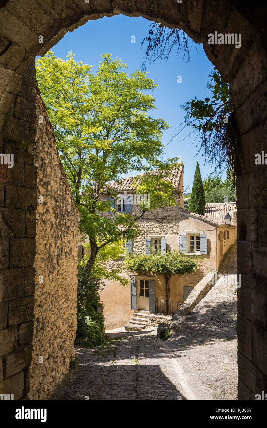 Street of medieval village of Gordes, Provence, France Stock Photo - Alamy