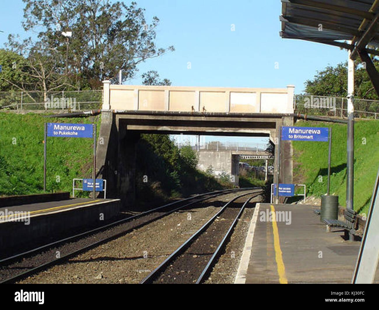 Manurewa Train Station Stock Photo - Alamy