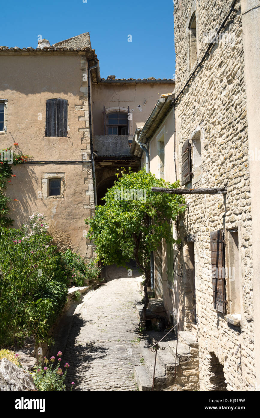 Street of medieval village of Gordes, Provence, France Stock Photo - Alamy