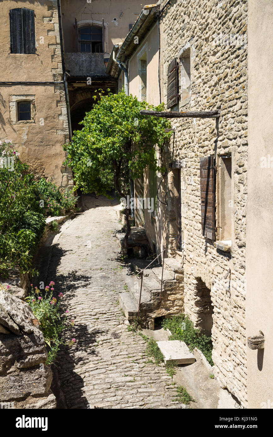 Street of medieval village of Gordes, Provence, France Stock Photo - Alamy