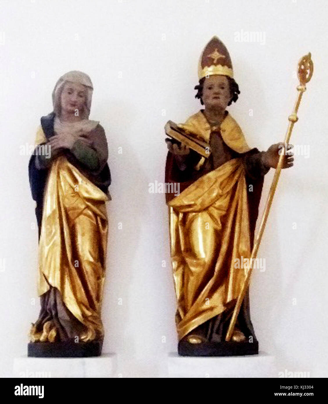 Siggen Pfarrkirche Heiligenfiguren Stock Photo - Alamy