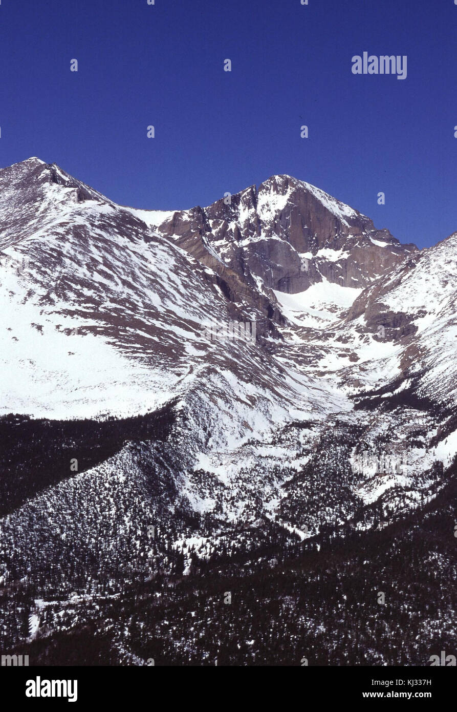 Snowpack accumulation peak Stock Photo - Alamy Snowpack accumulation peak Stock Photo - Alamy