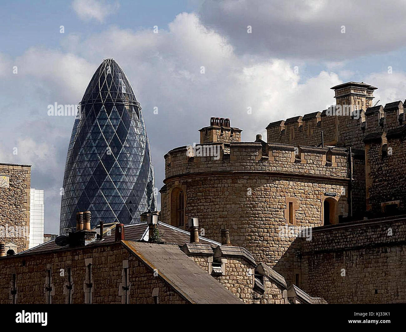 Swiss re building Stock Photo - Alamy
