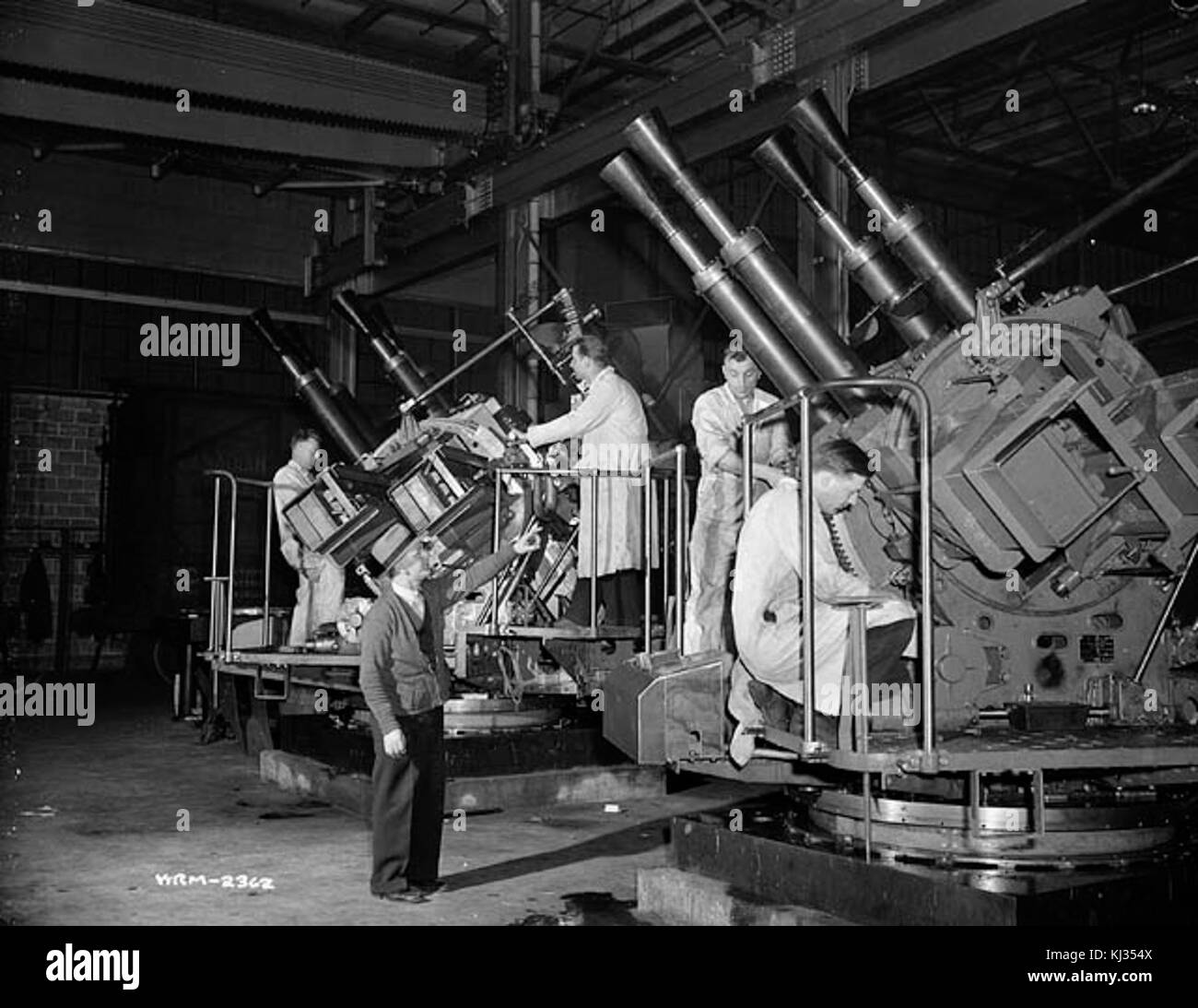 2 pounder 4-barrel pom-pom Dominion Engineering left side 1942 LAC ...