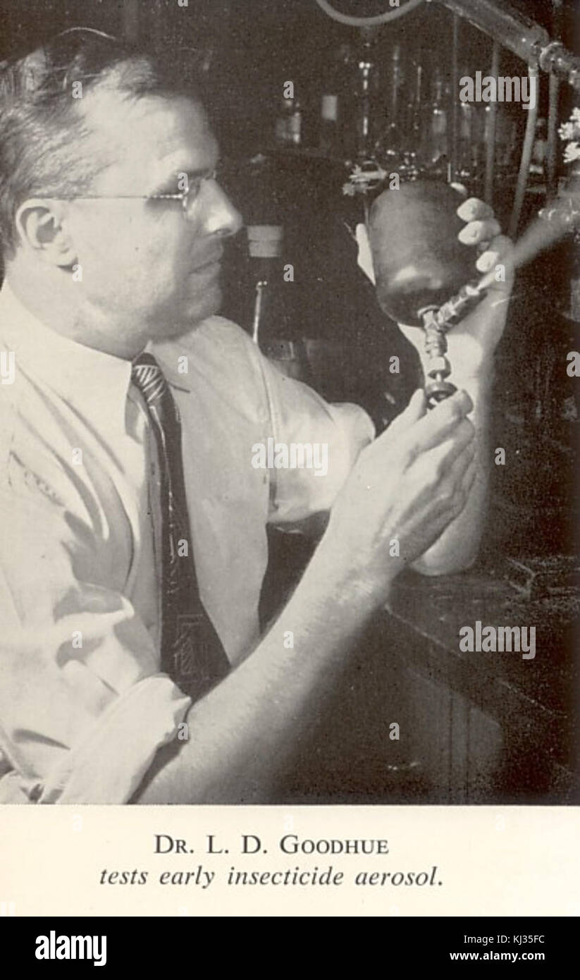 Dr. Lyle D. Goodhue, 1942 aerosol test Stock Photo - Alamy