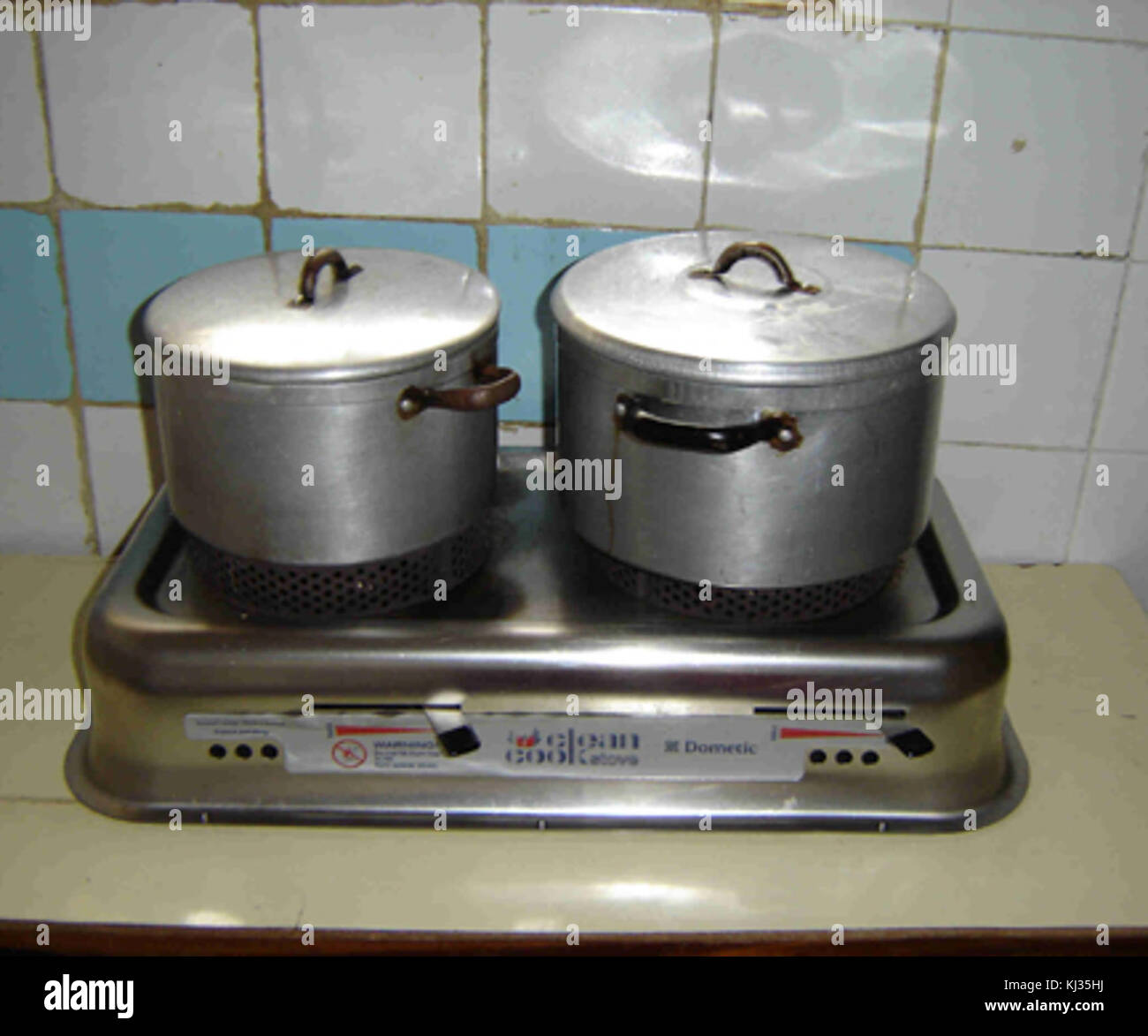 Vintage kitchen stove hi-res stock photography and images - Alamy