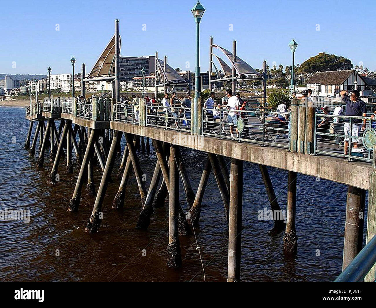 Piers fishing fishermen Stock Photo - Alamy
