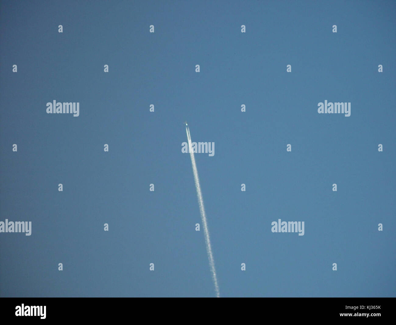 Dropping altitude hi-res stock photography and images - Alamy