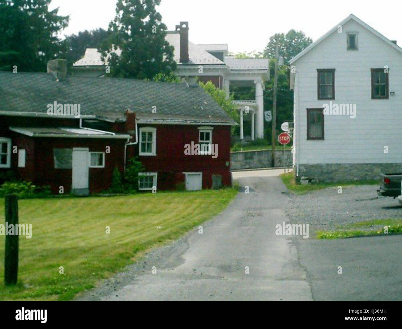 One of the many small alleys connected to Main Street in Mercersburg ...