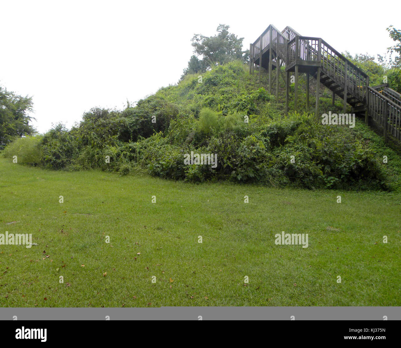 Prehistoric indian mound hi-res stock photography and images - Alamy
