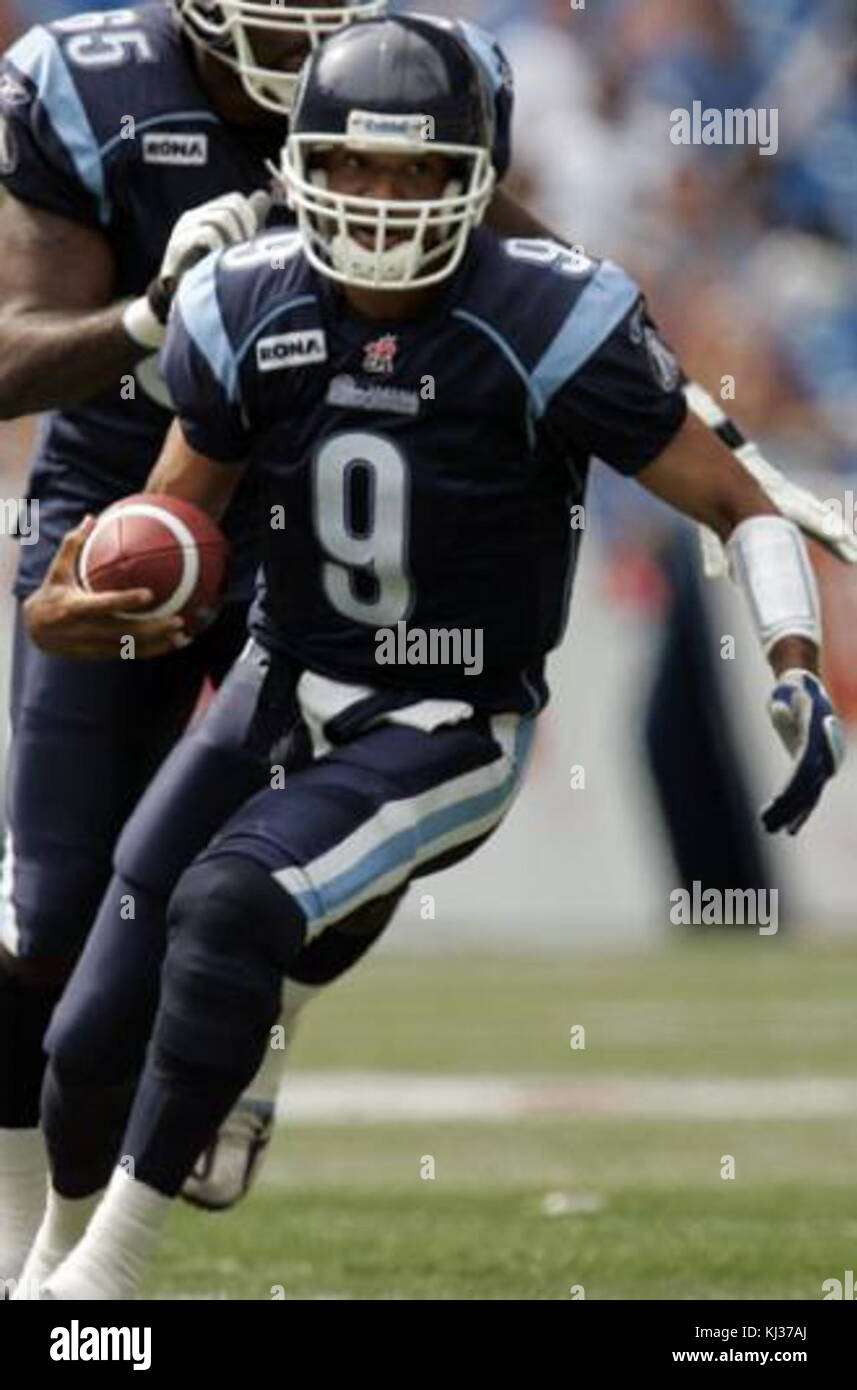 Damon Allen running Stock Photo - Alamy