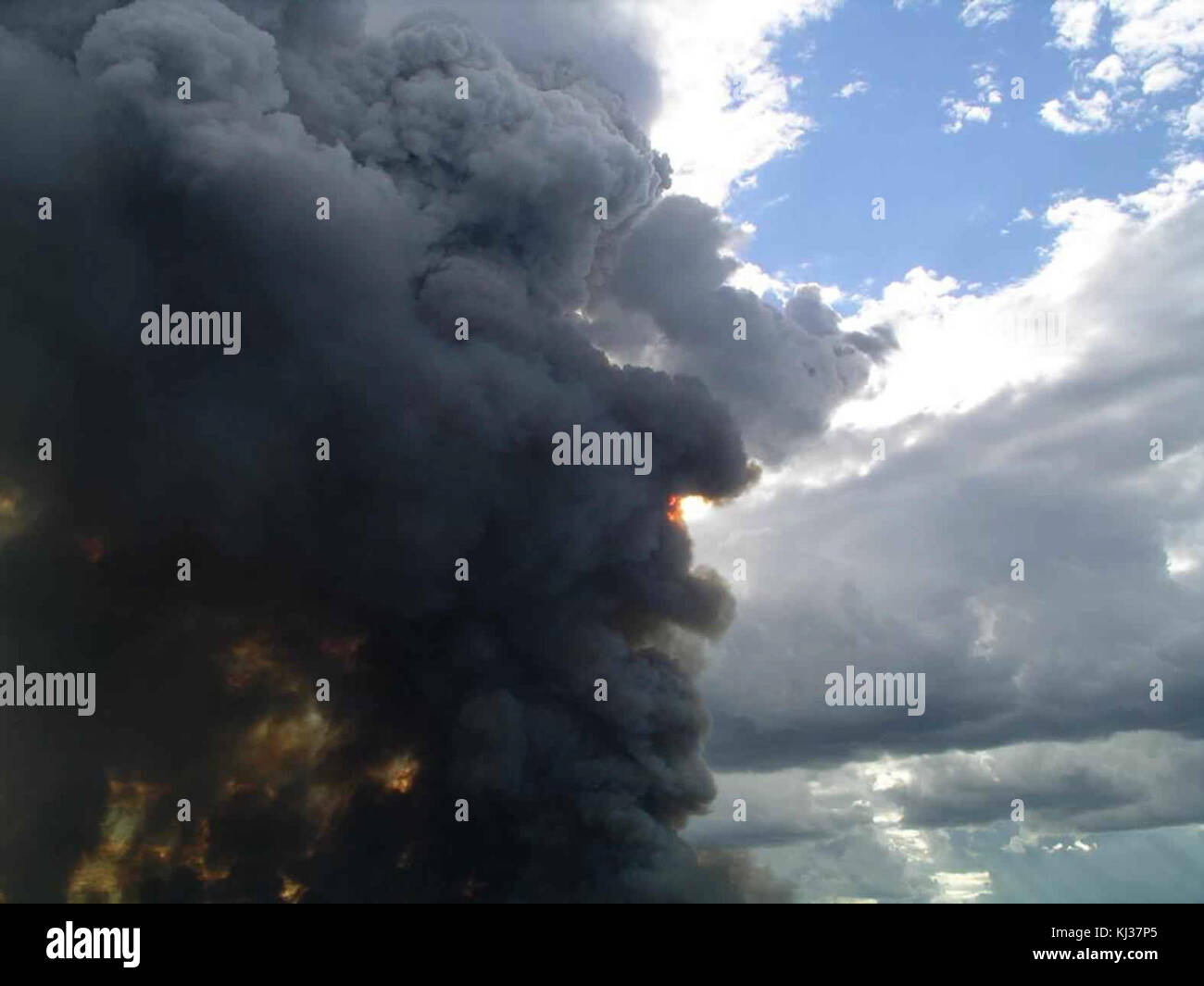 Big black smoke from fire Stock Photo - Alamy