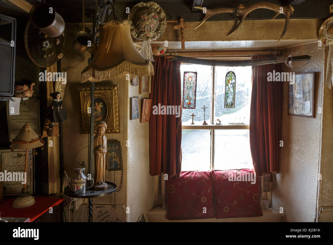 The Pigs Nose Inn, East Prawle, Devon. Traditional English country pub ...