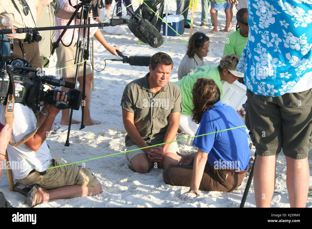 Film location crew hi-res stock photography and images - Alamy