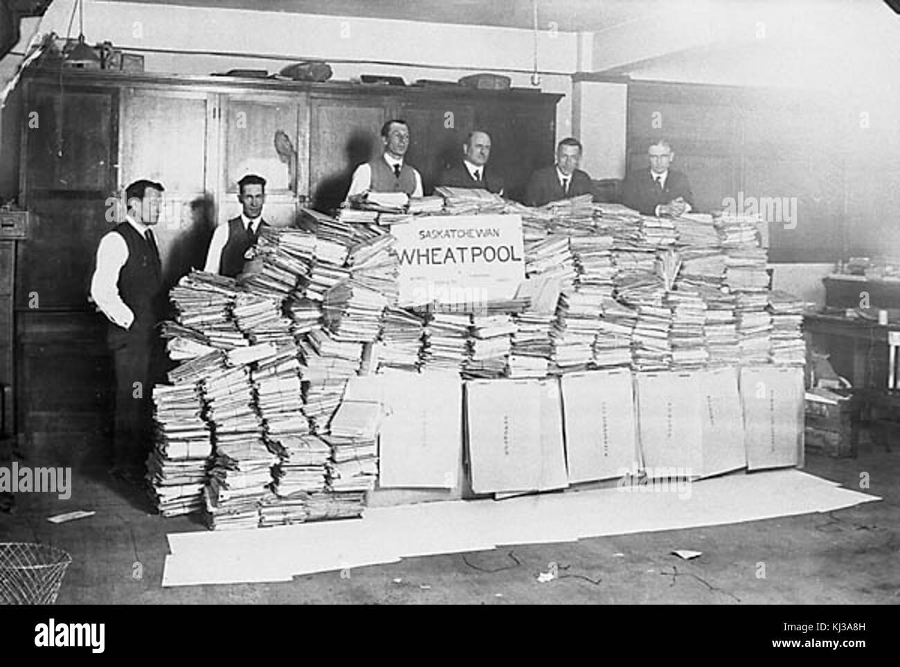 Wheat Pool Contracts Stock Photo - Alamy